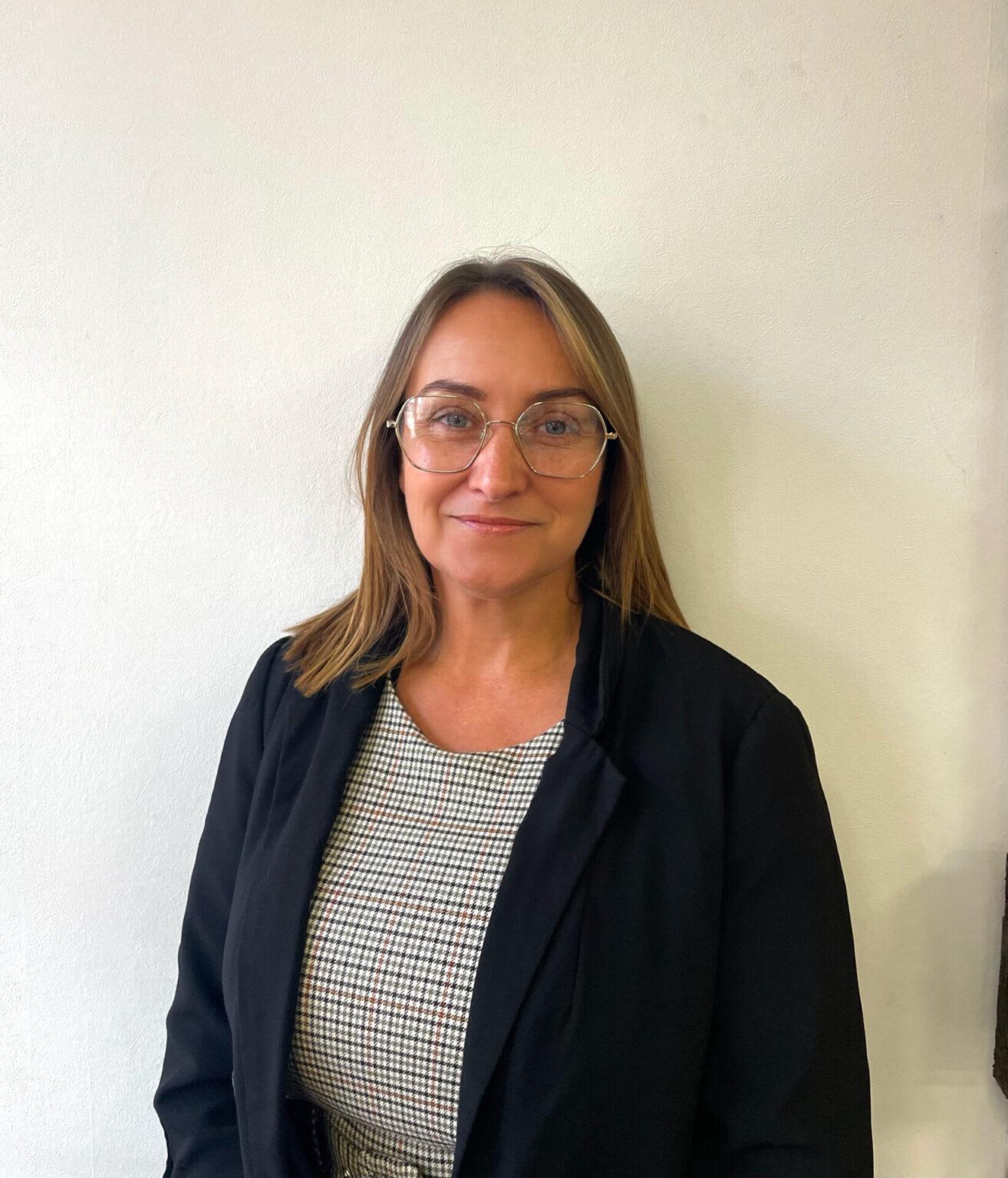 Kelly Twitty - Burrell's Estate Agency